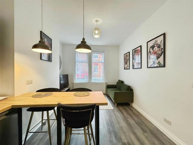 1 bedroom in a house share to rent