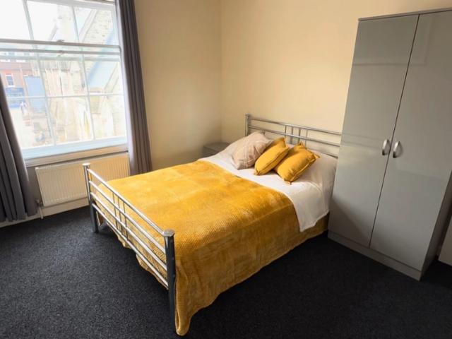 1 bedroom in a house share to rent