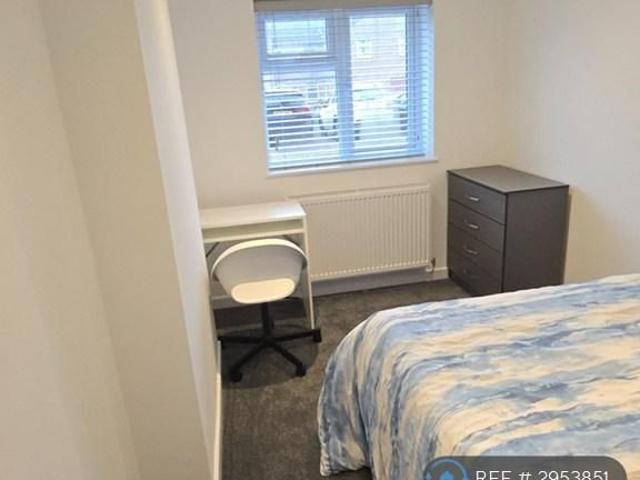 1 bedroom in a house share to rent