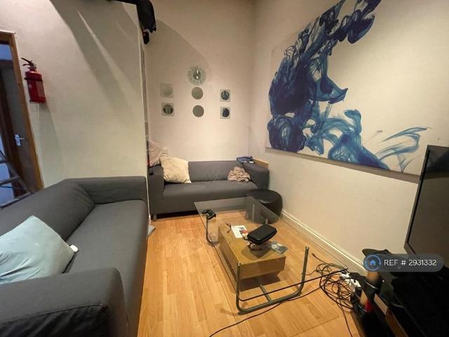 1 bedroom in a house share to rent