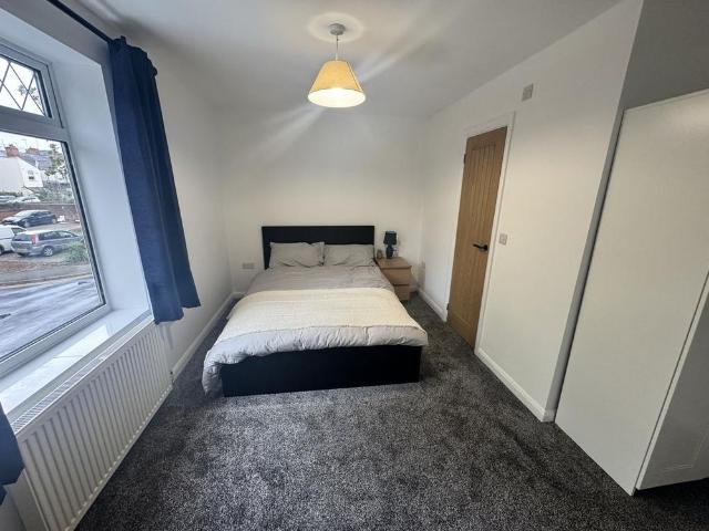 1 bedroom in a house share to rent