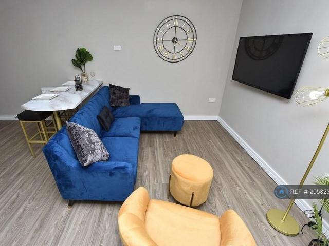 1 bedroom in a house share to rent