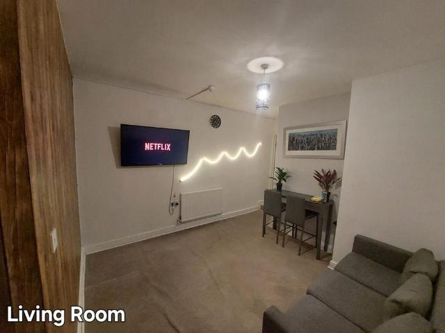 1 bedroom in a house share to rent