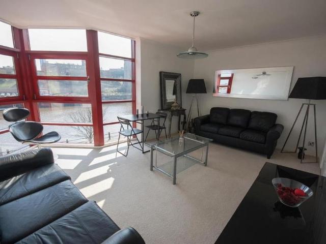1 bedroom in a house share to rent