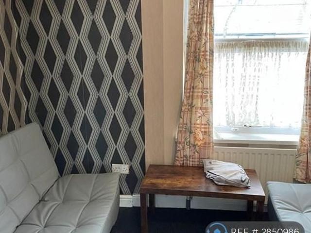 1 bedroom in a house share to rent