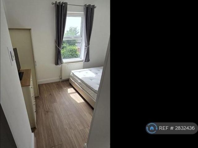 1 bedroom in a house share to rent