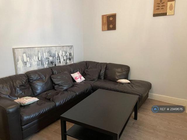 1 bedroom in a house share to rent