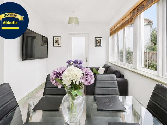1 bedroom in a house share to rent