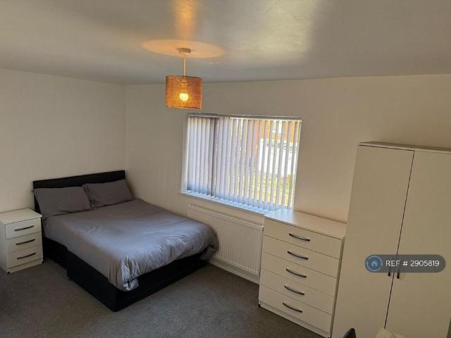 1 bedroom in a house share to rent