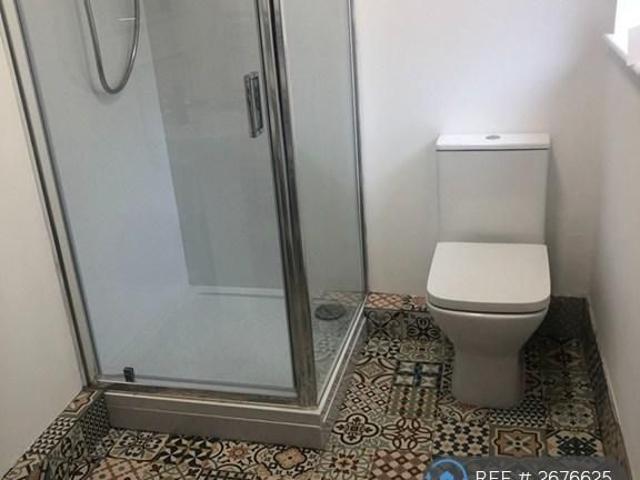 1 bedroom in a house share to rent