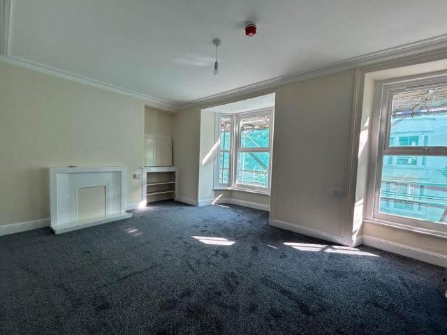 1 bedroom in a house share to rent