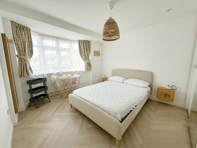 1 bedroom in a house share to rent