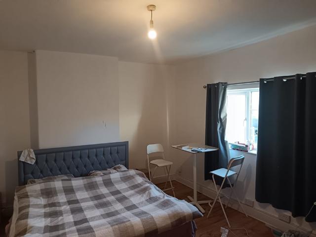 1 bedroom in a house share to rent