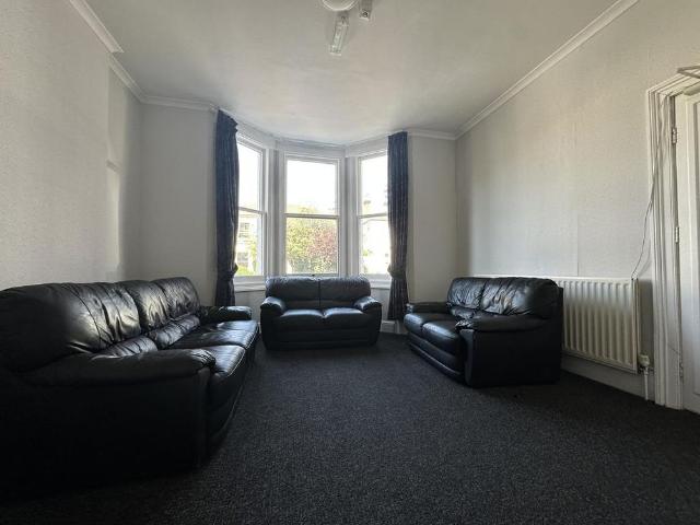 1 bedroom in a house share to rent