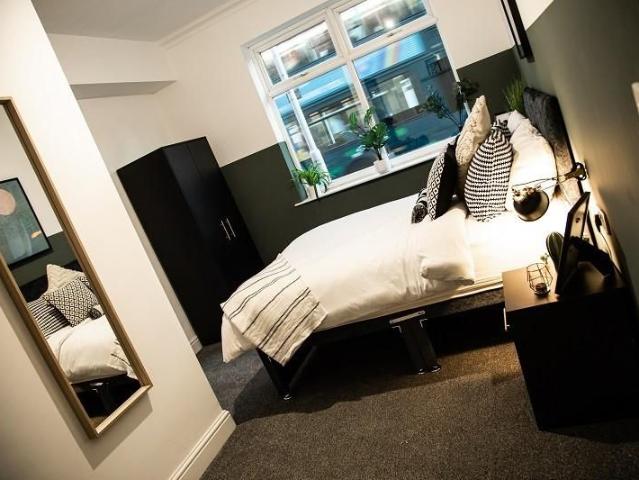1 bedroom in a house share to rent
