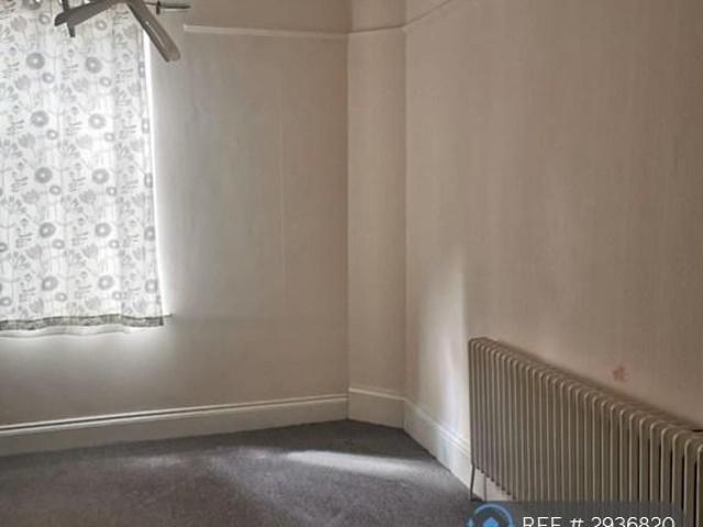 1 bedroom in a house share to rent