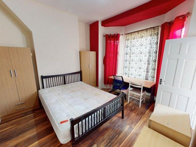 1 bedroom in a house share to rent