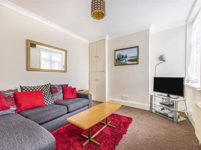1 bedroom in a house share to rent