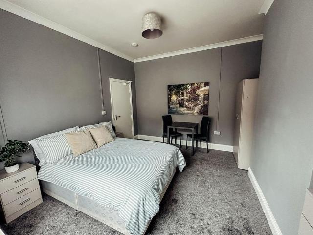 1 bedroom in a house share to rent