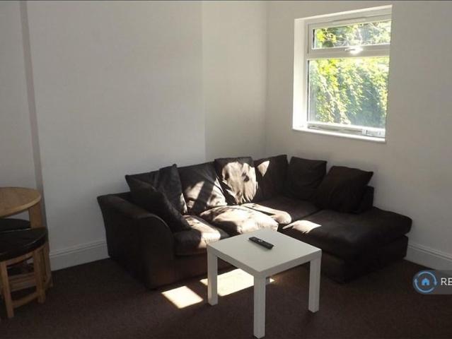 1 bedroom in a house share to rent