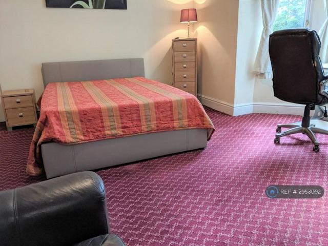 1 bedroom in a house share to rent