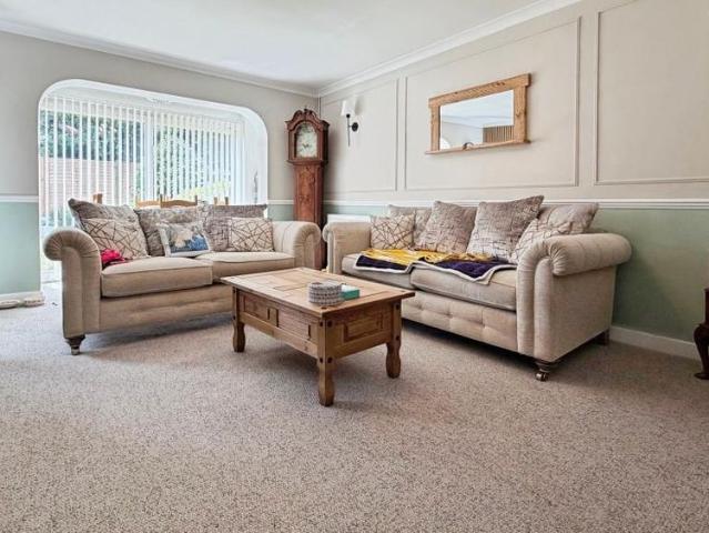 1 bedroom in a house share to rent