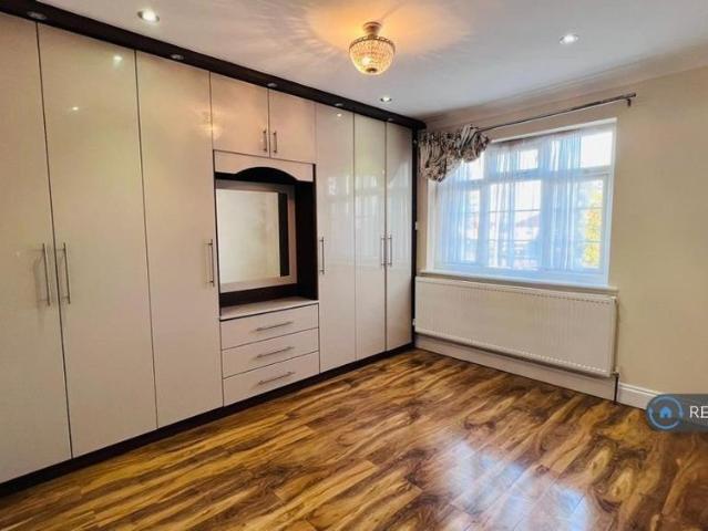 1 bedroom in a house share to rent
