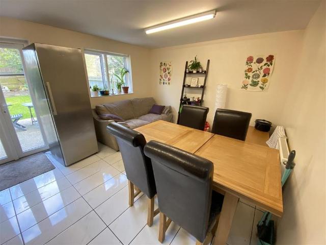 1 bedroom in a house share to rent