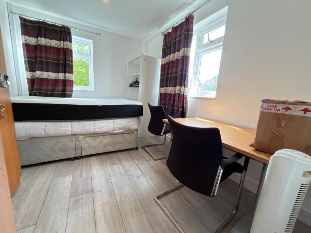 1 bedroom in a house share to rent