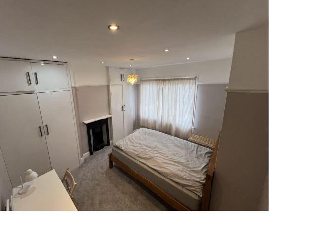1 bedroom in a house share to rent