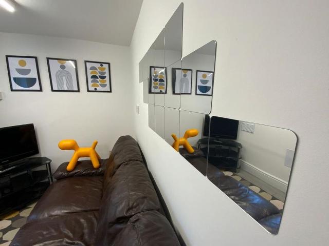 1 bedroom in a house share to rent