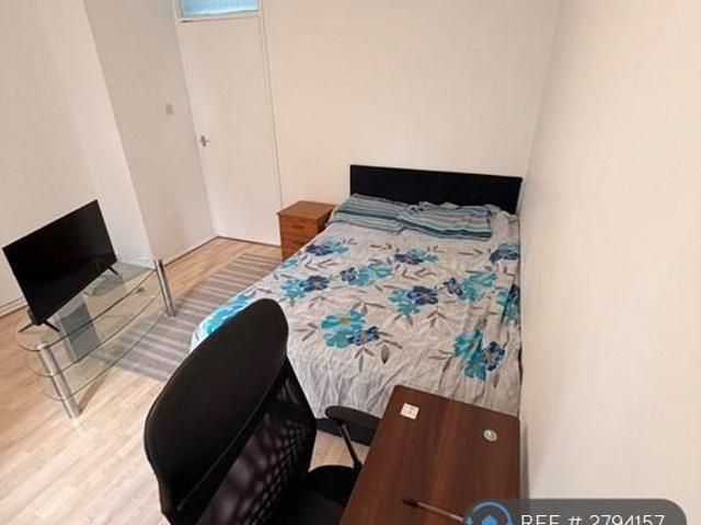 1 bedroom in a house share to rent