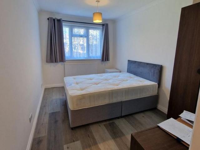 1 bedroom in a house share to rent