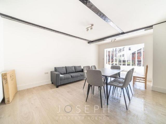 1 bedroom in a house share to rent