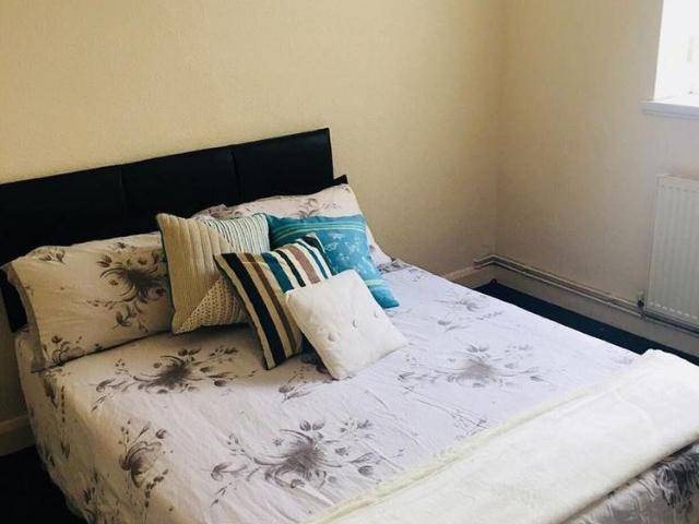 1 bedroom in a house share to rent