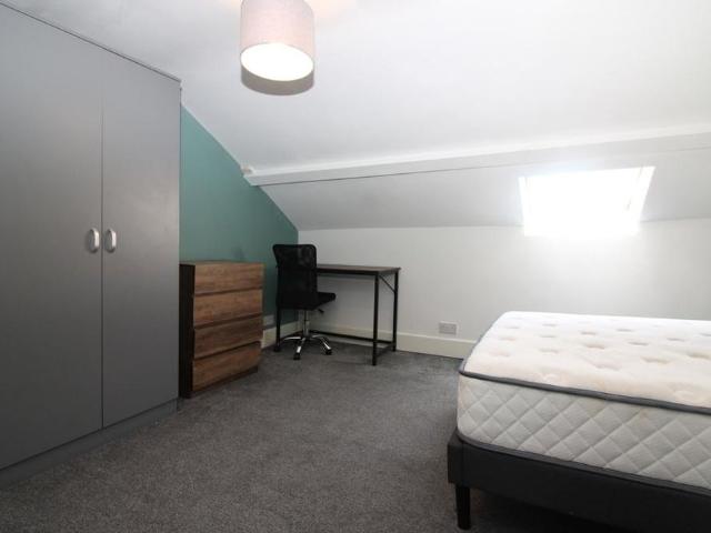 1 bedroom in a house share to rent