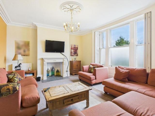 1 bedroom in a house share to rent