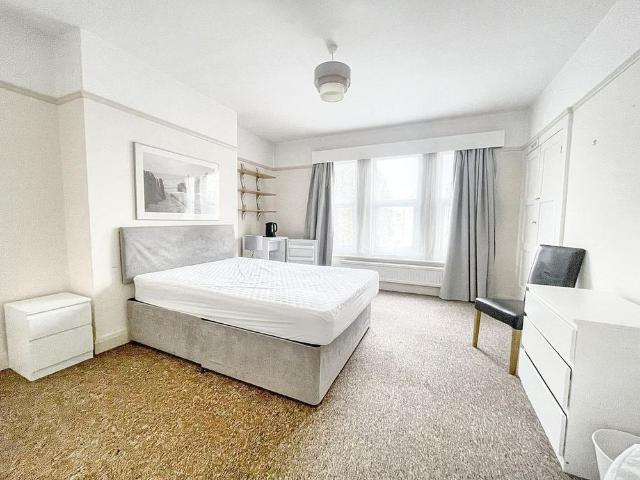 1 bedroom in a house share to rent