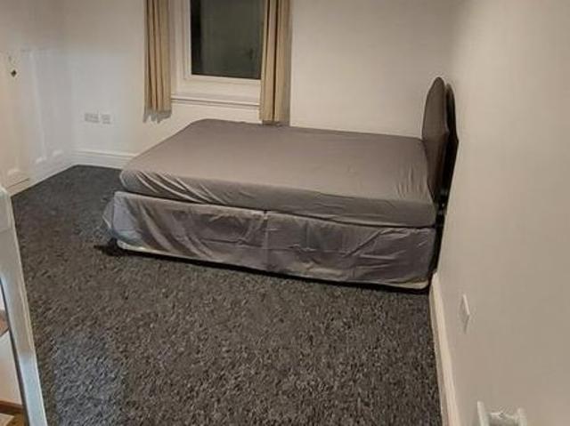 1 bedroom in a house share to rent