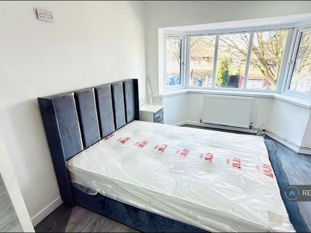 1 bedroom in a house share to rent