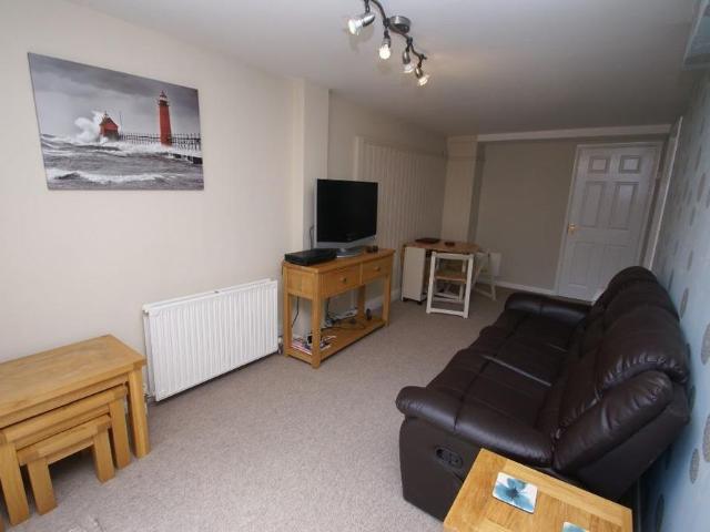 1 bedroom in a house share to rent