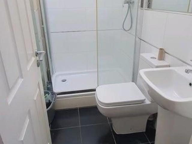 1 bedroom in a house share to rent