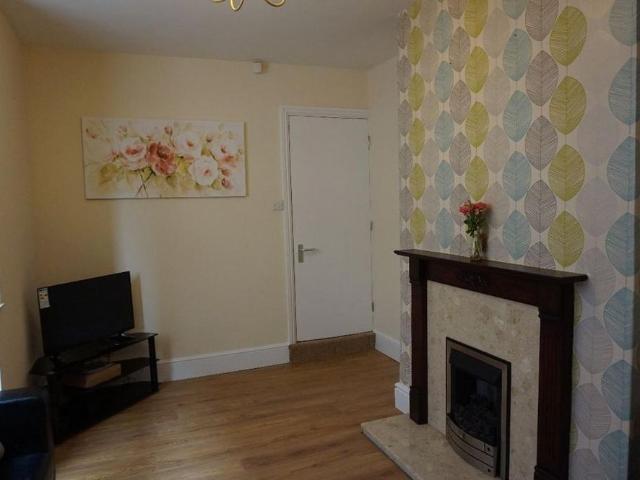 1 bedroom in a house share to rent