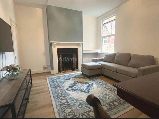 1 bedroom in a house share to rent