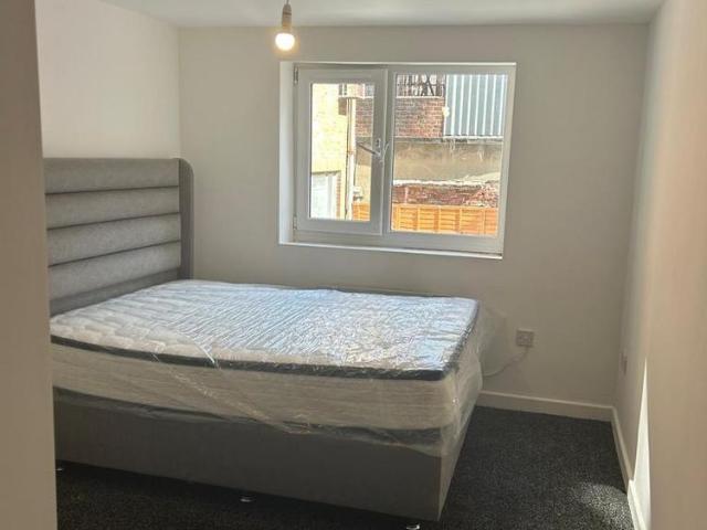 1 bedroom in a house share to rent