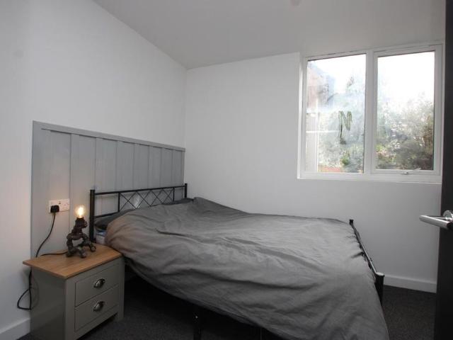 1 bedroom in a house share to rent