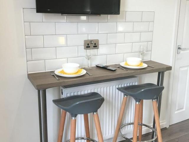 1 bedroom in a house share to rent