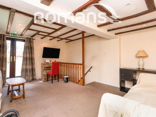 1 bedroom in a house share to rent