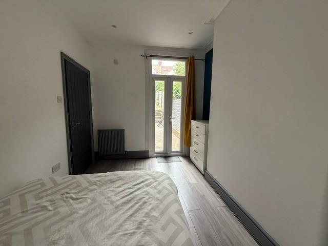 1 bedroom in a house share to rent