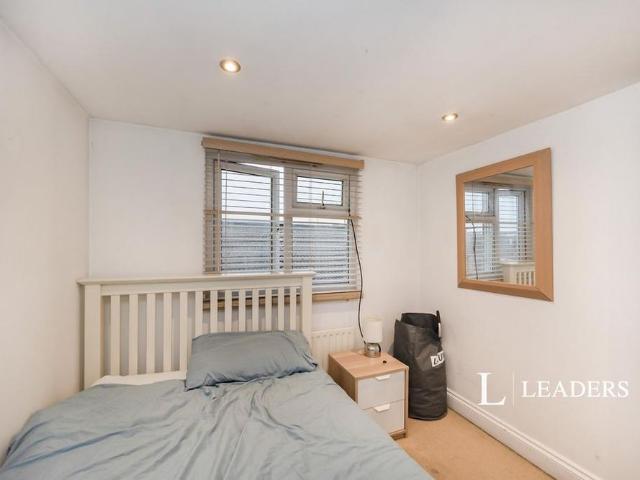 1 bedroom in a house share to rent